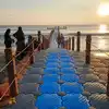 Floating Bridge in Varkala: വർക്കലയിലേക്ക് വായോ, തിരകൾക്ക് മുകളിലൂടെ ...