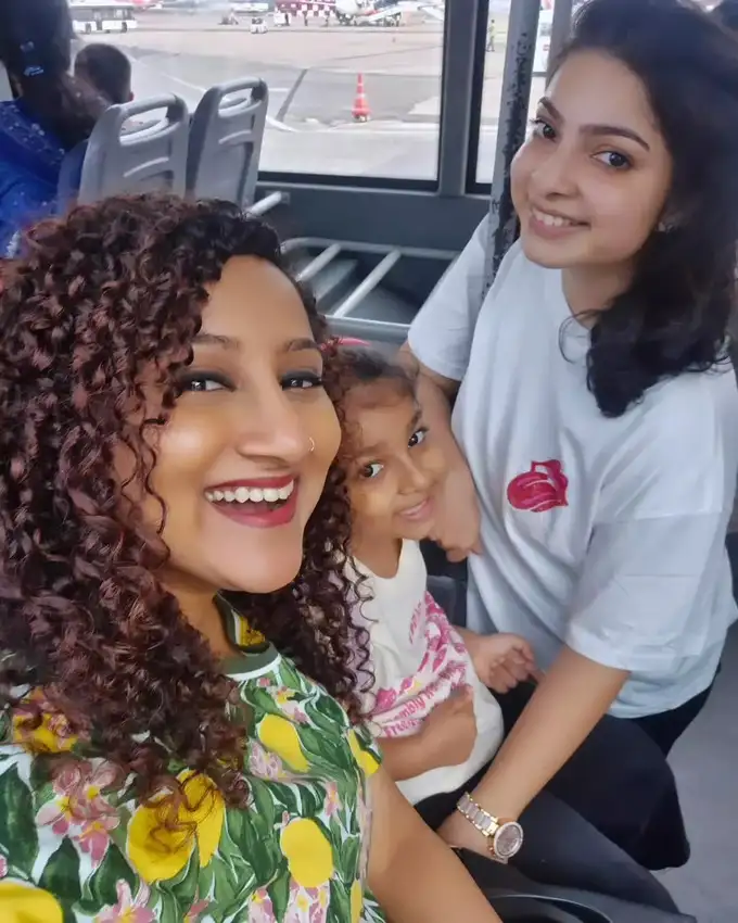 ചിത്രങ്ങൾ പങ്കിട്ടത് അമൃത