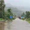 Amba River has crossed the danger level in Raigad; रायगडमधील आंबा नदीने ...