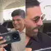 Akshay Kumar Got Angry On Fan When Fan Kept Hand On His Shoulder Video ...