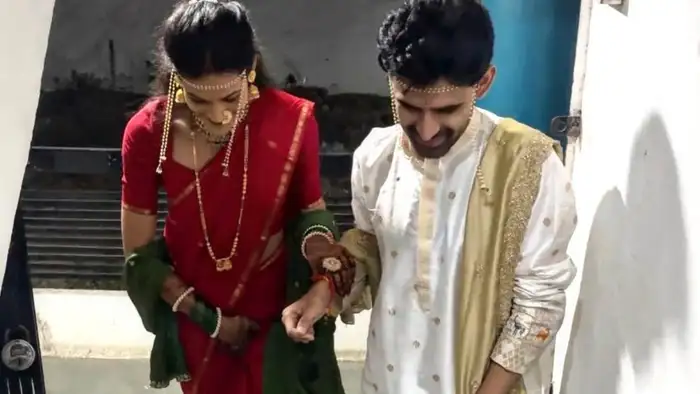 ‘गोव्याच्या किनाऱ्यावर’फेम शुभांगी केदारचा लालभडक साडीत गृहप्रवेश ...