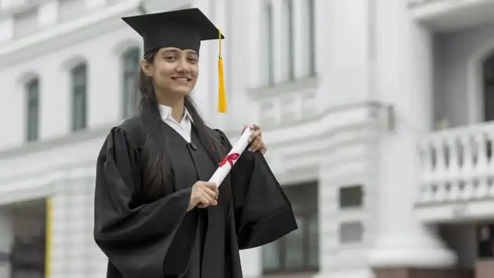 Law Career after 12th: कायदा क्षेत्रात करिअर कसे करावे? देशातील टॉप लॉ ...