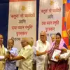 दया पवार स्मृती पुरस्कार,दया पवार पुरस्कार पद्मश्रीपेक्षाही मोठा: सयाजी ...