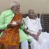 Gujrat Assembly Election 2022,PM Modi meets mother: गुजरात निवडणुकीच्या ...