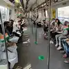 Delhi Metro: जॉनी-जॉनी यस पापा... मेट्रो में रील्स बनाने वालों के लिए ...