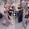 Delhi Metro Main Ladki Ka Dance Video : दिल्ली मेट्रो में किसिंग और ...