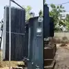 अमेठी के जामो विद्युत उपकेंद्र पर ट्रांसफार्मर को कूलर और पानी से किया ...
