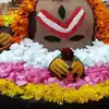 कष्टों से मुक्ति पाना हो तो पुष्प और पत्तों के माध्यम से शिव आराधना ...