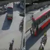 Bus Se Takaraane Se Bachi Aunty Ka Video,सड़क पर जा रही थी आंटी, गोल ...