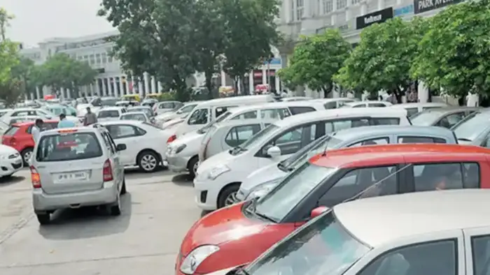 Khule Mein Car Park Karne Ke Nuksan,ओपेन पार्किंग में कार पार्क कर रहे ...