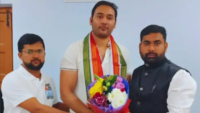 Mohammad Azharuddin Son,सानिया मिर्जा की बहन के दूसरे पति, 11 दिन का ...