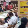 Shamli Tehsil Day,शामली कलेक्ट्रेट में 'तहसील दिवस' नहीं, 'मोबाइल दिवस ...