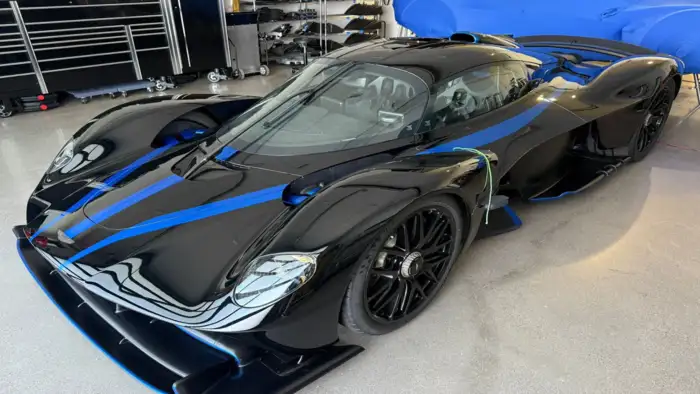 Most Expensive Car Owned By Indians,35 करोड़ की Aston Martin Valkyrie ...