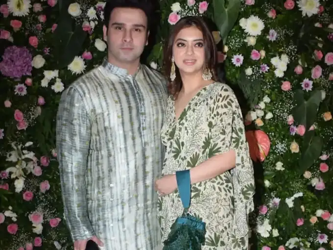 गिरीश ने छिपाई थी शादी