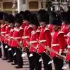UK Royal Guard Jobs For Indians,बात करने की मनाही, बेहोश होने के भी ...