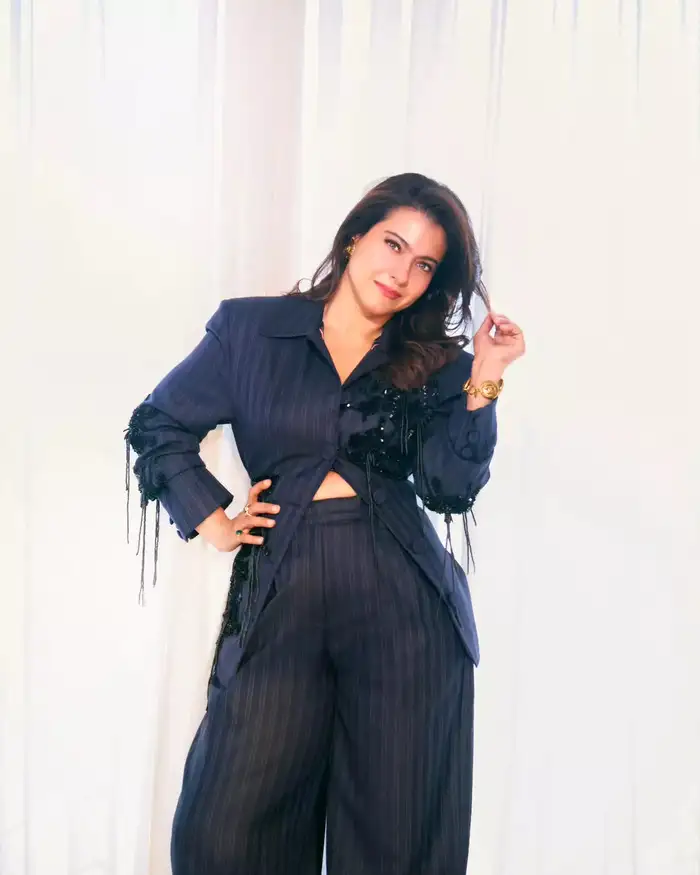 Kajol In Blue Striped Blazer And Pants,'आज की लड़कियां फेल हैं', 51 की ...