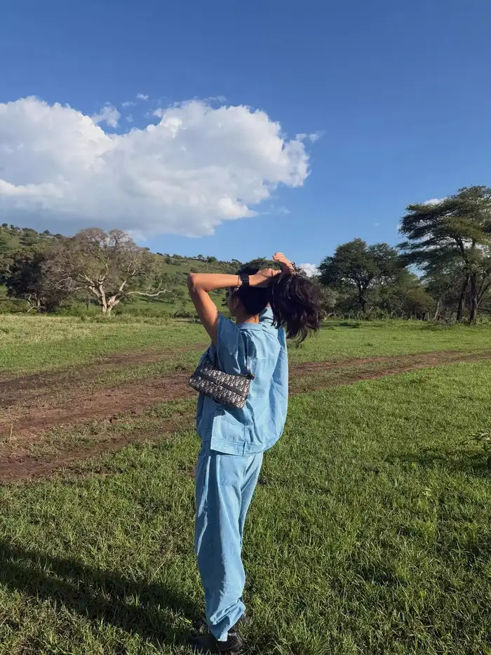 Kumar Vishwas Daughter Kuhu Stylish Look,कुमार विश्वास इकलौते दामाद संग ...