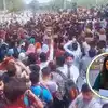 नोएडा श्रमिक हड़ताल के दौरान गोली चली, महिला कर्मी घायल; DM मेधा रूपम ...
