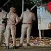 उत्तर प्रदेश अलीगढ़ न्यूज,अलीगढ़ में सनसनी, बिजली के खंभे पर लटका मिला ...