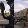 Army Salutes Back,Indian Army: बाइक राइडर ने किया आर्मी को सैल्यूट, तो ...