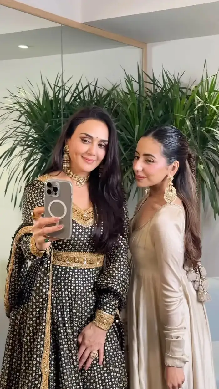 Preity Zinta Black Pishwas Set,प्रीति जिंटा पाकिस्तानी डिजाइनर के कपड़े ...