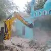 Sambhal News,Sambhal Bulldozer Action: 500 साल पुरानी मजार पर चला ...