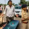 सड़क पर गिरा मिला मोबाइल, सिम डालते ही एक्टिव हुई लोकेशन; फोन उठाने ...