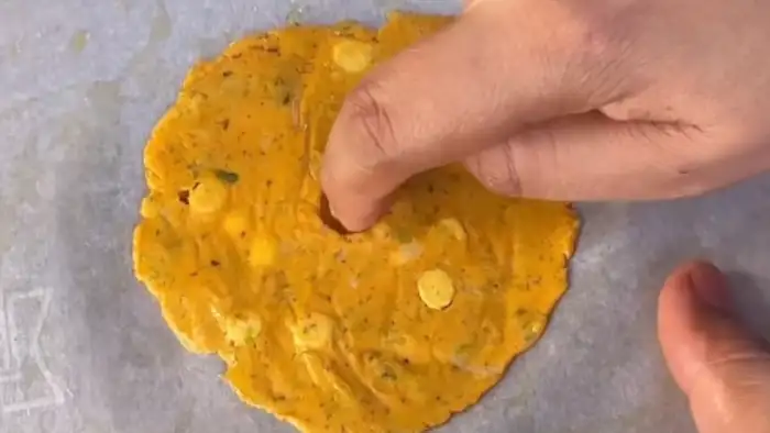 Crispy And Healthy Lauki Ki Mathri Secret Recipe,लौकी से बनी मठरी खाई ...