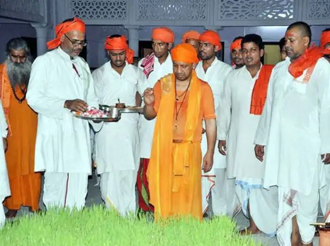गले में पहनते हैं सिले