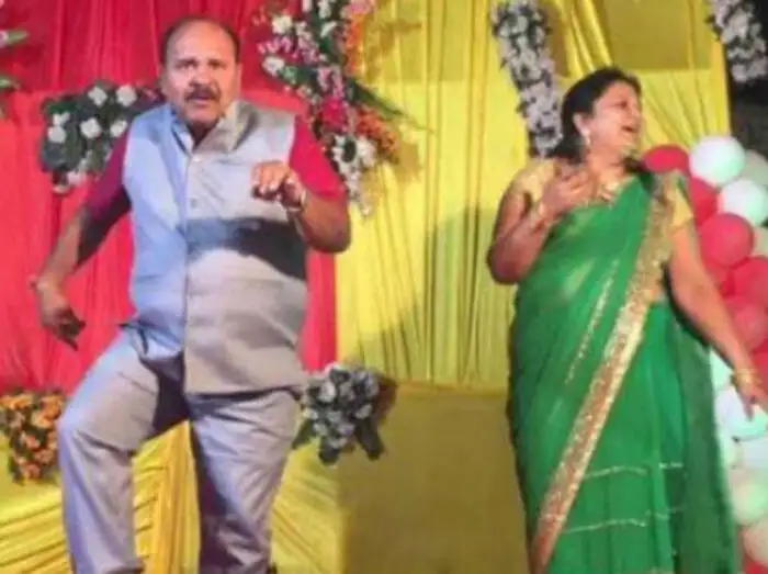 Watch Viral Video Of Sanjeev Srivastava Aka Dabbu Uncle Dance On ...