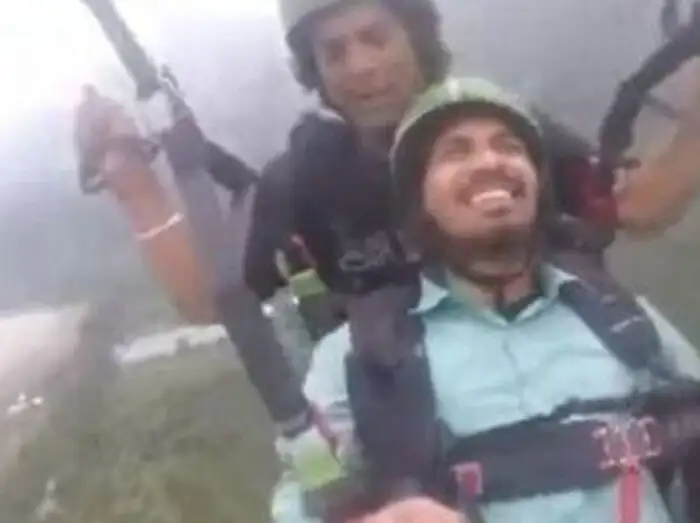 Meet The Paraglider Guy Went Viral His Name Is Vipin Sahu And He Is ...