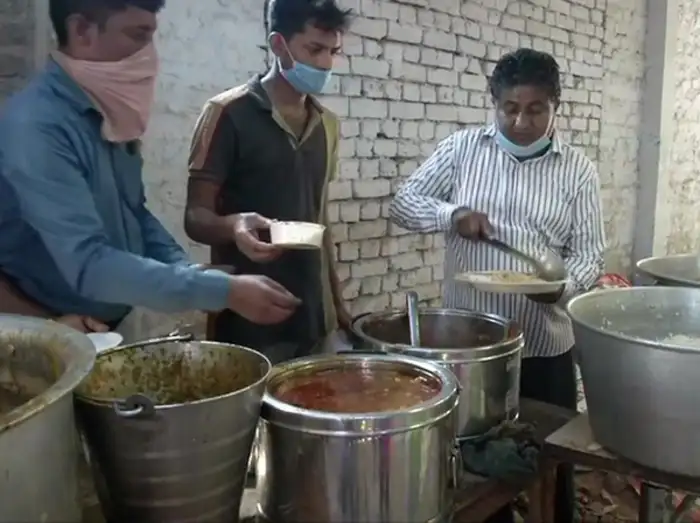 Delhi’s Shyam Rasoi serves full thali at Re 1, feeds over 1000