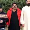 Pakistan: Nawaz Brothers Recreate Piche Dekho Piche Meme Sensation ...