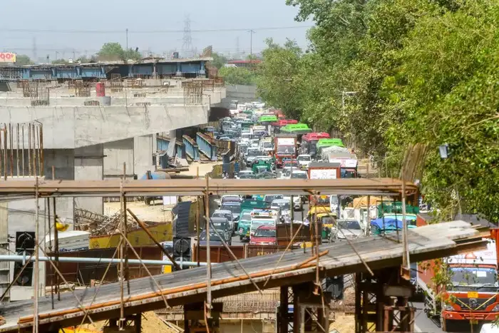 Ashram Flyover Closed Traffic Advisory In Hindi,Delhi Traffic Advisory ...