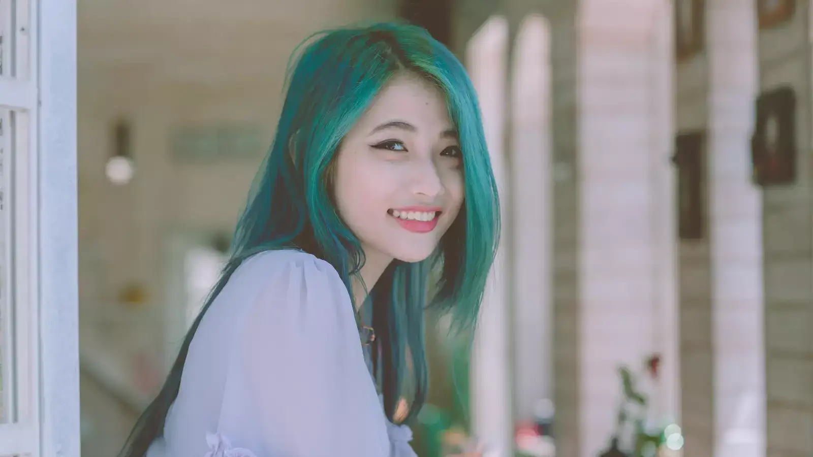 5 Tips To Enhance Your Confidence Through Hair Colouring