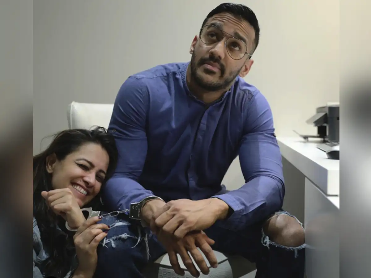 Anita Hassanandani and Rohit Reddy romantic photos: Anita Hassanandani ...