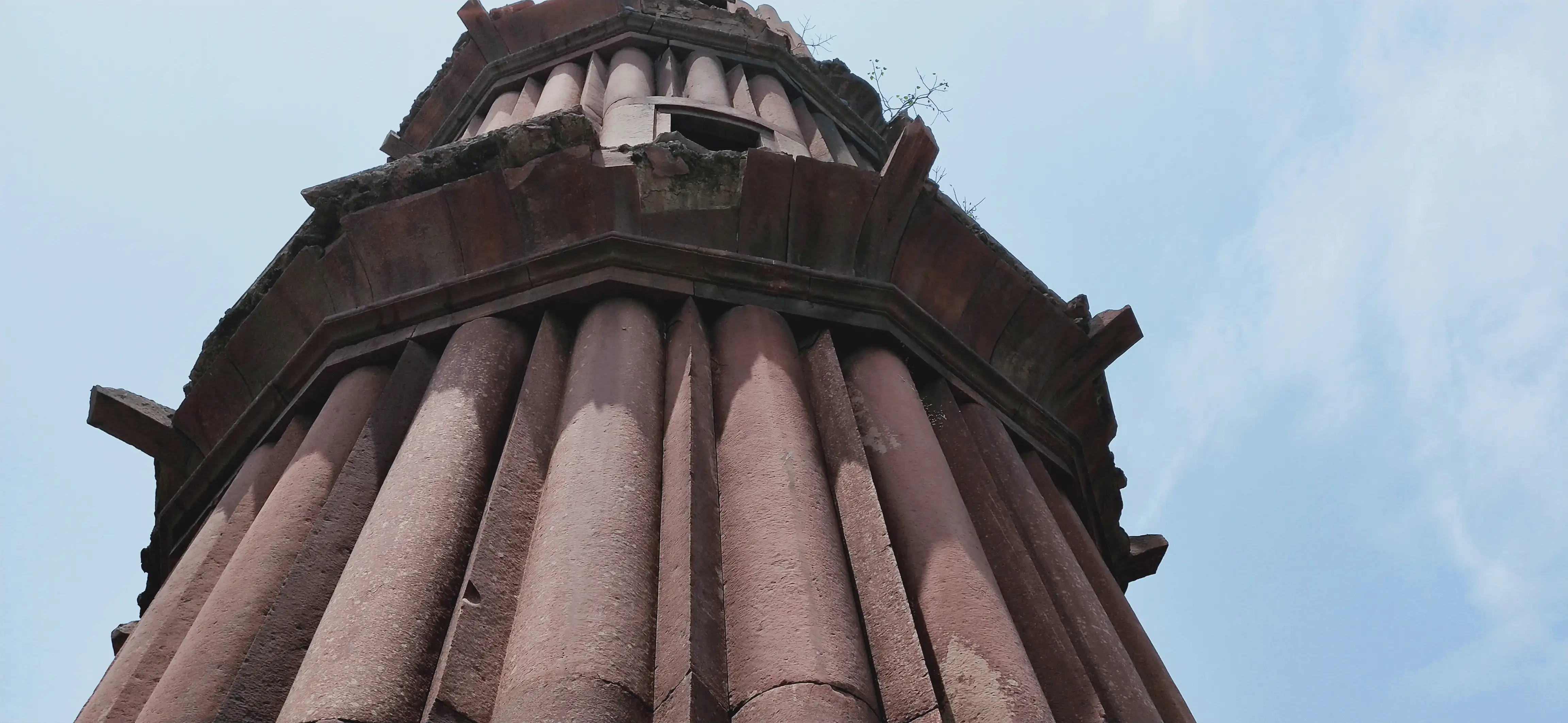 hastsal minar: हस्तसाल मीनार: वेस्ट की कुतुब मीनार हो रही अनदेखी का ...