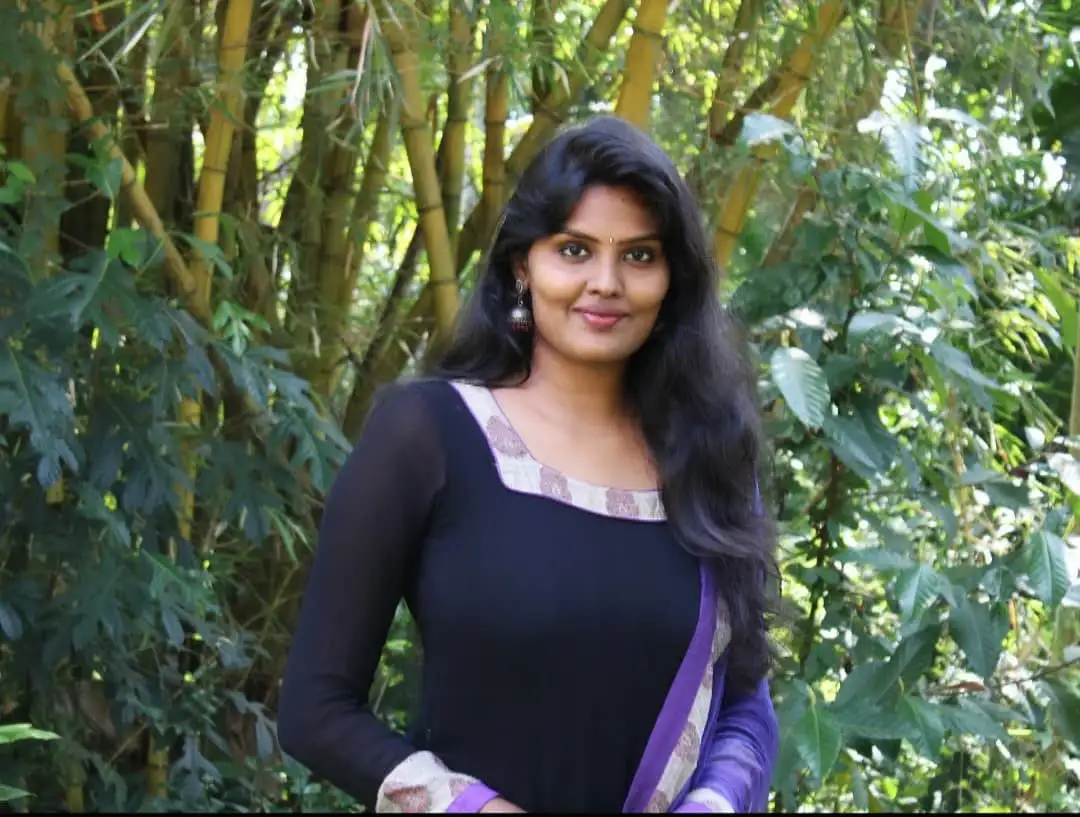 Revathy Sampath,பாலியல் தொல்லை கொடுத்தவர்களின் பெயர் பட்டியலை ...