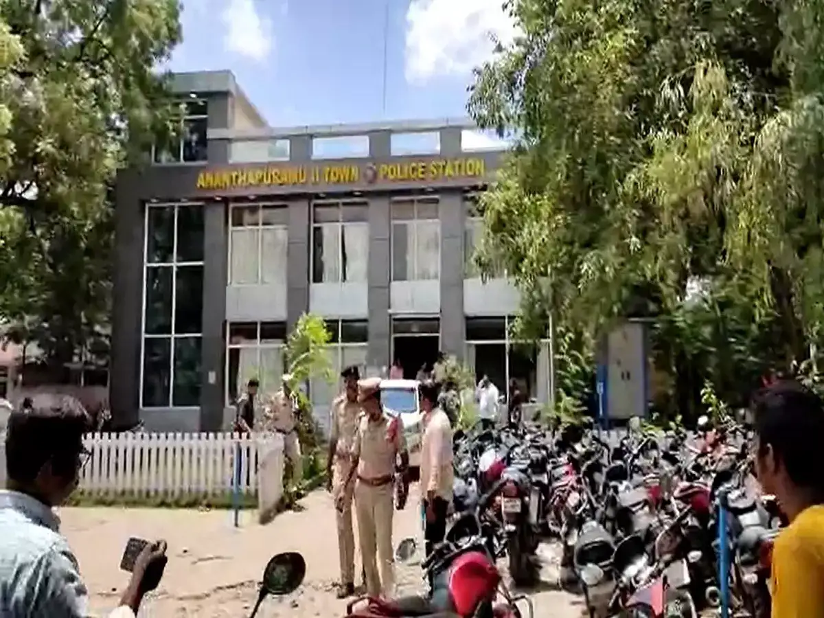 Anantapur Sp Fakirappa Case,అనంతపురం జిల్లా ఎస్పీ, ఏఎస్పీ, డీఎస్పీలపై ...