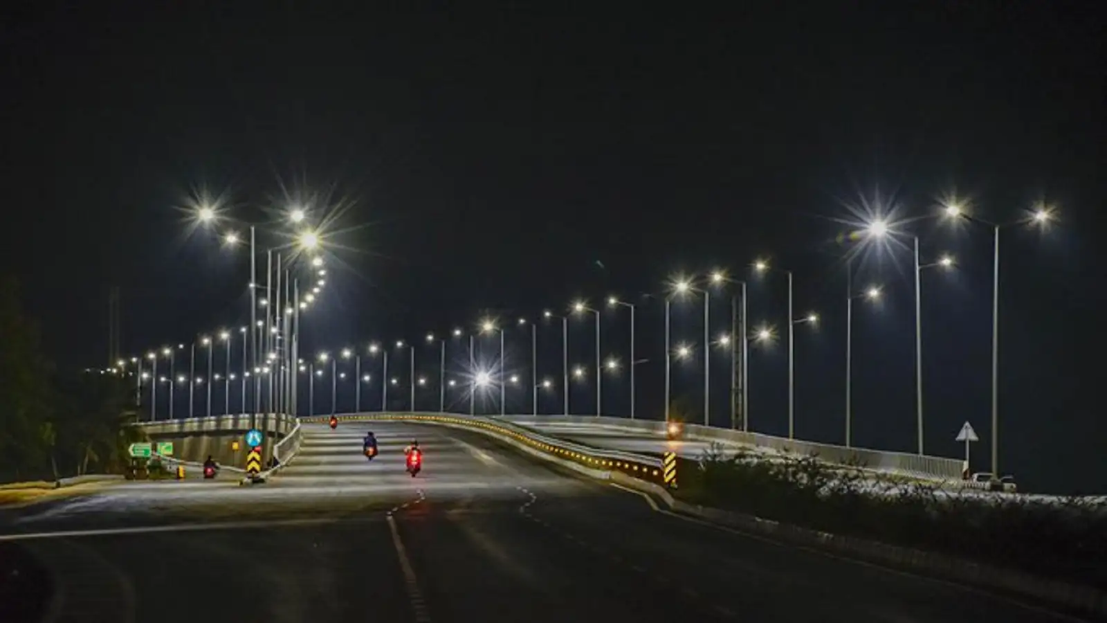 thanjavur vikravandi 4 ways route are ready with street lights | மின் ...