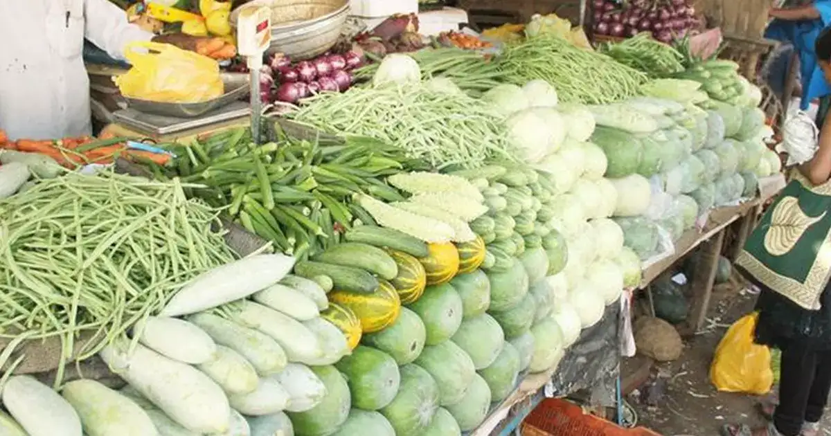 Today Vegetable Price In Kerala,വെളുത്തുള്ളി 300, ക്യാരറ്റ് 120; തമ്മി ...