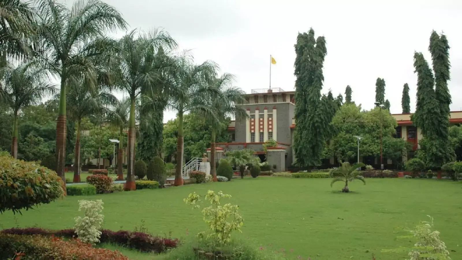 BAMU Admission 2025: मराठवाडा विद्यापीठ प्रवेश संकटात! २० पदवी-पीजी ...