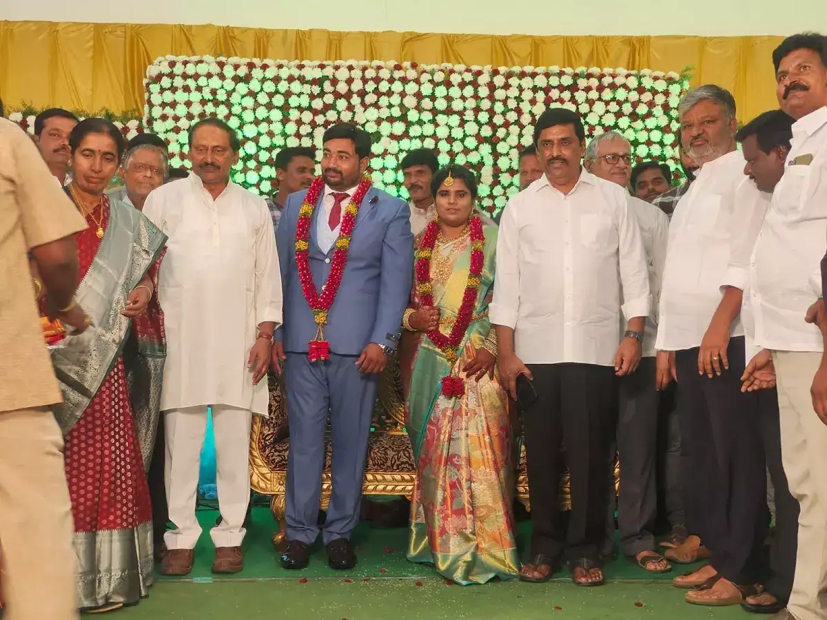 Nallari Brothers,ఎన్నాళ్లకెన్నాళ్లకు.. ఇద్దరి పార్టీలు వేరైనా ఒకే ...