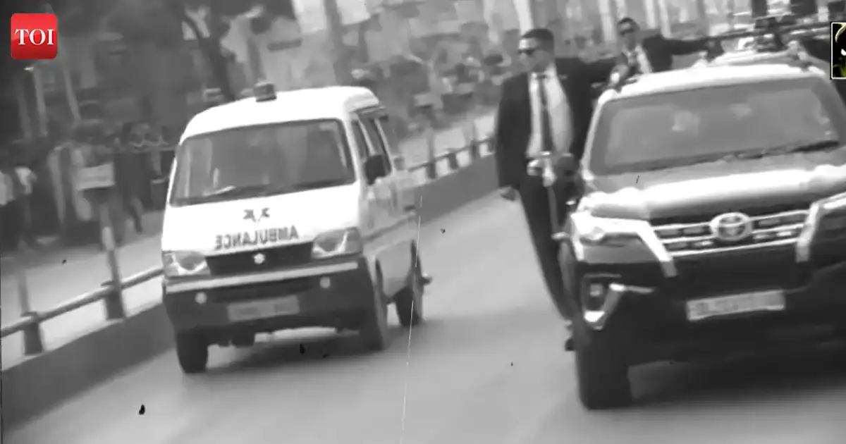 PM Modi Convoy: ആംബുലൻസിന് വേണ്ടി വഴിയൊരുക്കി പ്രധാനമന്ത്രിയുടെ ...