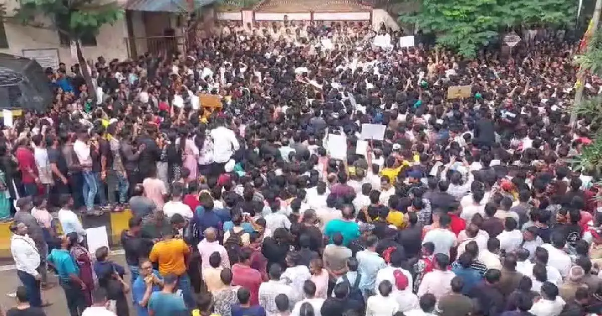 Badlapur Crime News: बदलापुरात चार वर्षांच्या दोन चिमुरड्यांवर शाळेतच ...