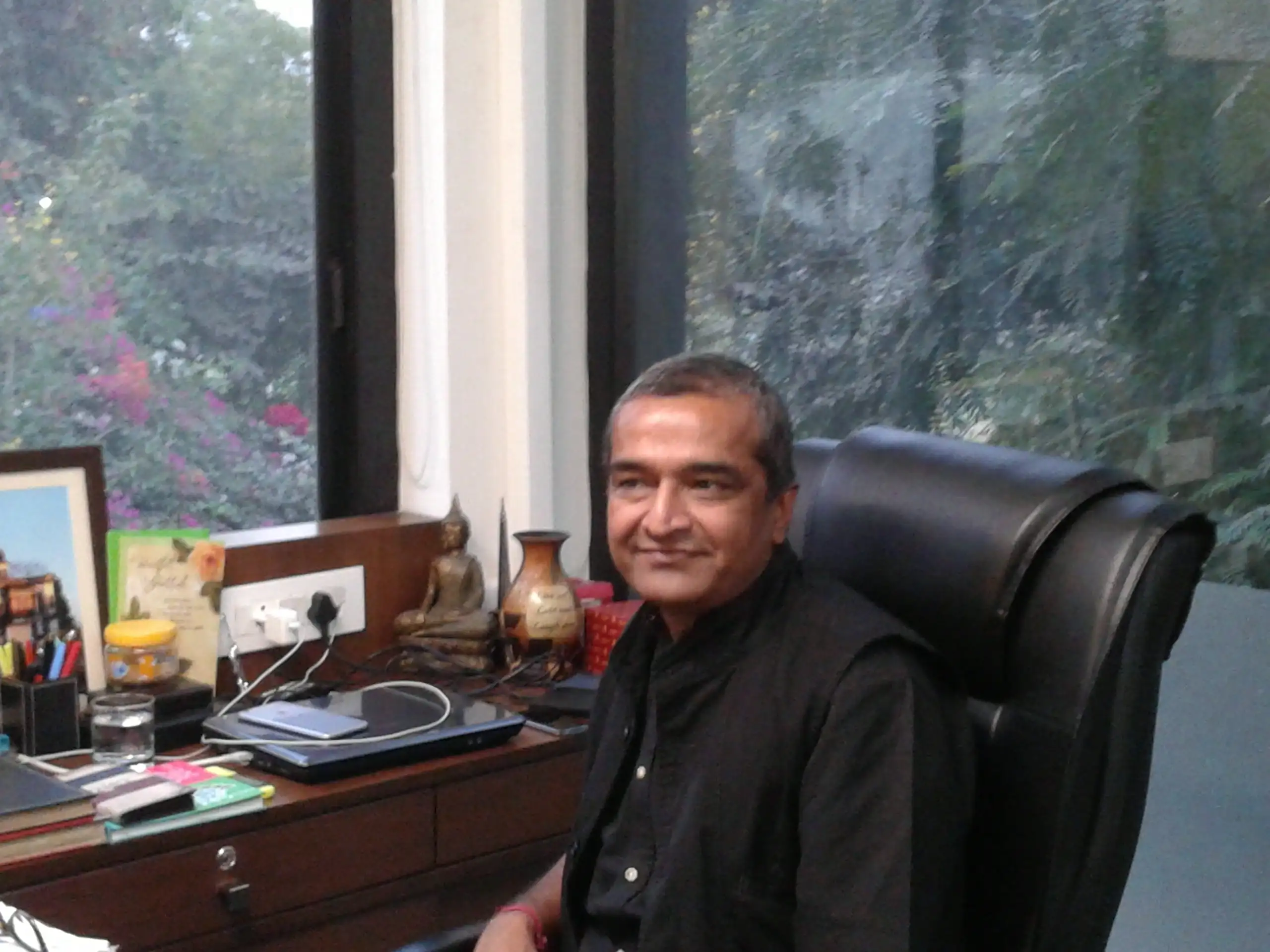 ஒரு மரத்தைக் காப்பாற்ற 9 ஆண்டுகளுக்கு கடை குத்தகைக்கு எடுப்பு - Owning ...