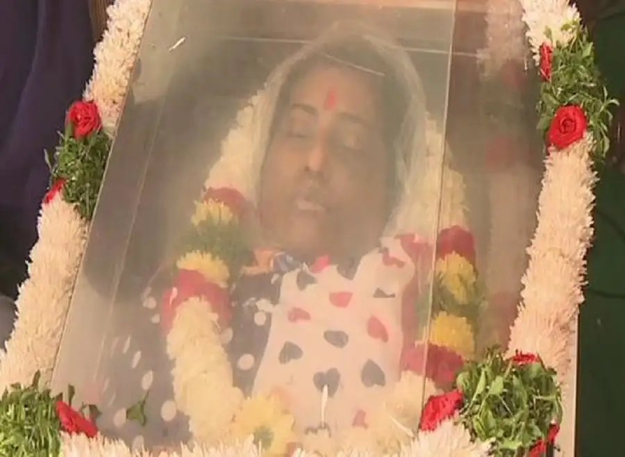 Charitha Reddy,అమెరికా నుంచి ఇంటికి చరితా రెడ్డి మృతదేహం - charitha ...