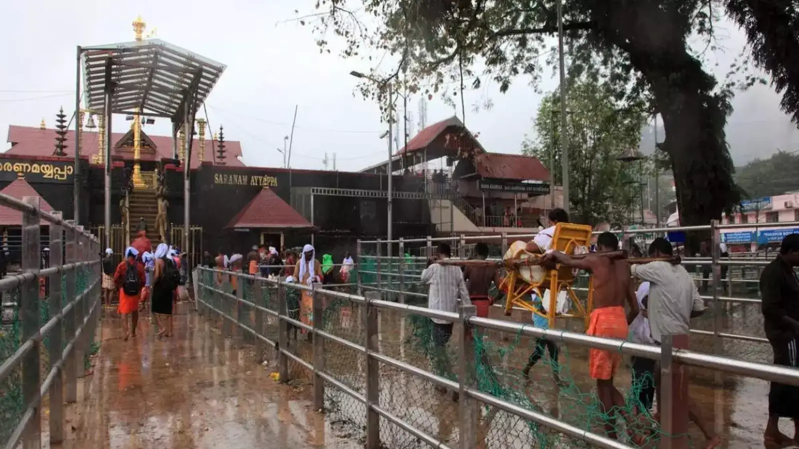 pamba river restrictions for ayyappa devotees : சபரிமலையில் கனமழை ...