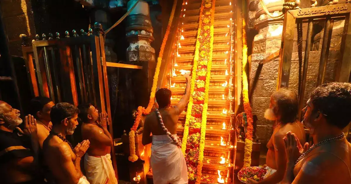 Sabarimala Closing Today,കനത്ത മഴയിലും ശബരിമലയിൽ ഭക്തജനത്തിരക്ക്; ഇന്ന് ...