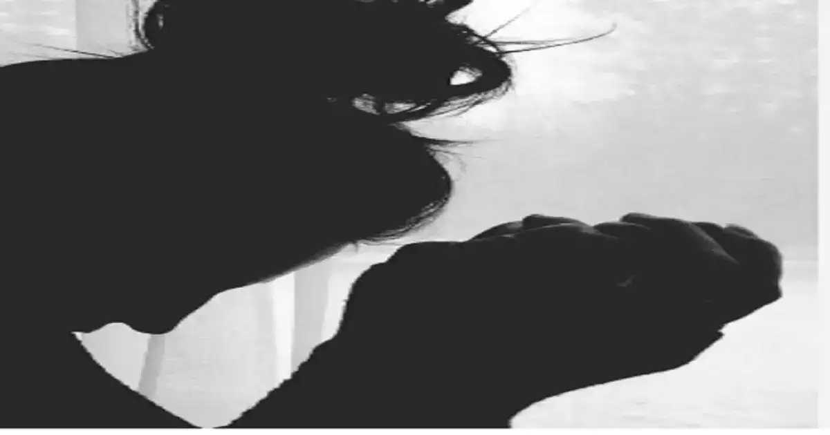 Uk Woman Dupedఅబ్బాయి అనుకుని మహిళతో యువతి డేటింగ్ రెండుసార్లు 1080
